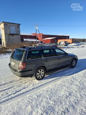 Grey Volkswagen Passat 2004 in Panevezys, with an engine capacity of 1.90 L and mileage of 383 thousand km for 550 €, photo 5 on AUTOMOTO.COM.LV