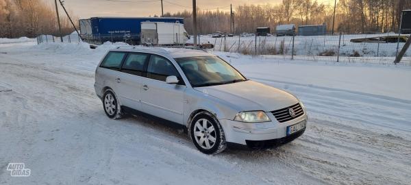 Pelēks Volkswagen Passat 2004 Radviliškis, ar dzinēja tilpumu 2.50 L un nobraukumu 350 tūkst. km par 700 €, foto 2 vietnē AUTOMOTO.COM.LV