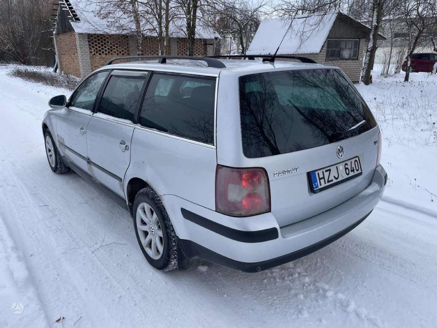 Pelēks Volkswagen Passat 2004 Šauļi, ar dzinēja tilpumu 1.90 L un nobraukumu 292 tūkst. km par 590 €, foto 3 vietnē AUTOMOTO.COM.LV
