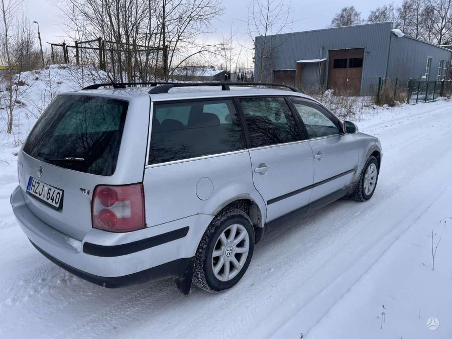 Pelēks Volkswagen Passat 2004 Šauļi, ar dzinēja tilpumu 1.90 L un nobraukumu 292 tūkst. km par 590 €, foto 5 vietnē AUTOMOTO.COM.LV