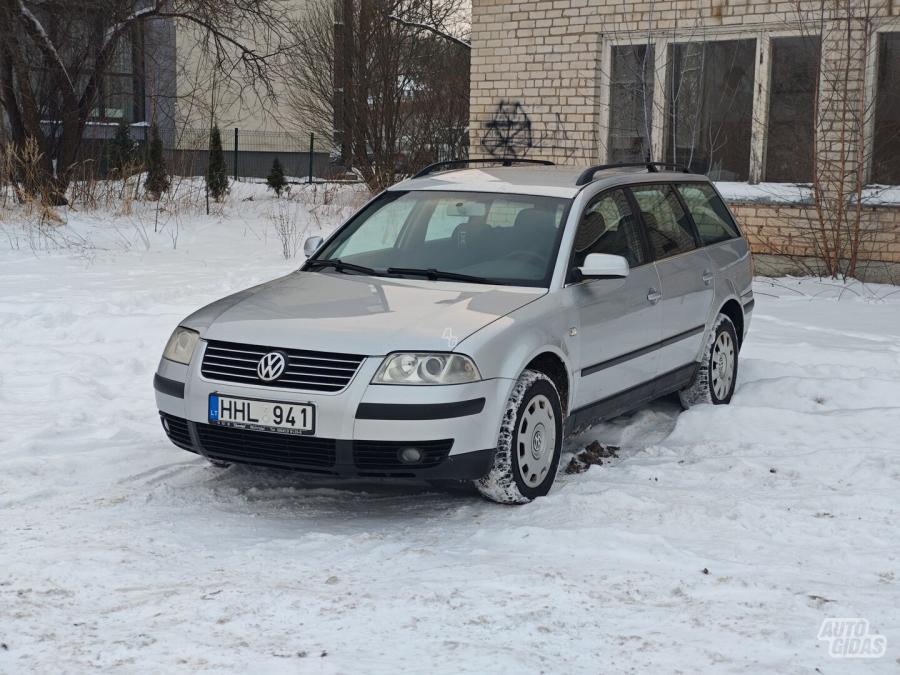 Pelēks Volkswagen Passat 2004 Alīta, ar dzinēja tilpumu 1.90 L un nobraukumu 430 tūkst. km par 1450 €, foto 1 vietnē AUTOMOTO.COM.LV