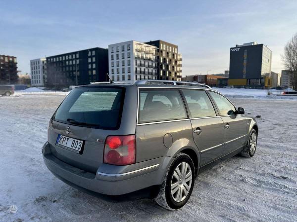 Pelēks Volkswagen Passat 2004 Viļņa, ar dzinēja tilpumu 1.90 L un nobraukumu 405 tūkst. km par 1400 €, foto 4 vietnē AUTOMOTO.COM.LV