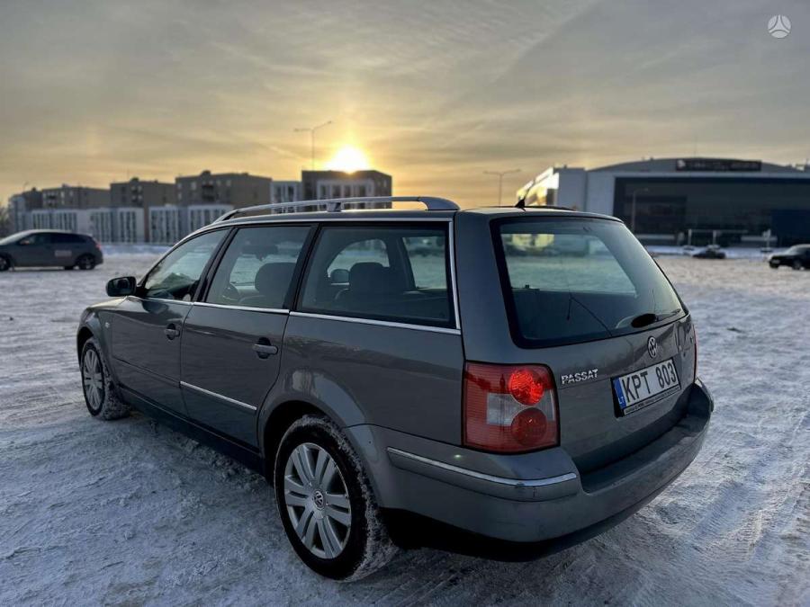 Pelēks Volkswagen Passat 2004 Viļņa, ar dzinēja tilpumu 1.90 L un nobraukumu 405 tūkst. km par 1400 €, foto 5 vietnē AUTOMOTO.COM.LV