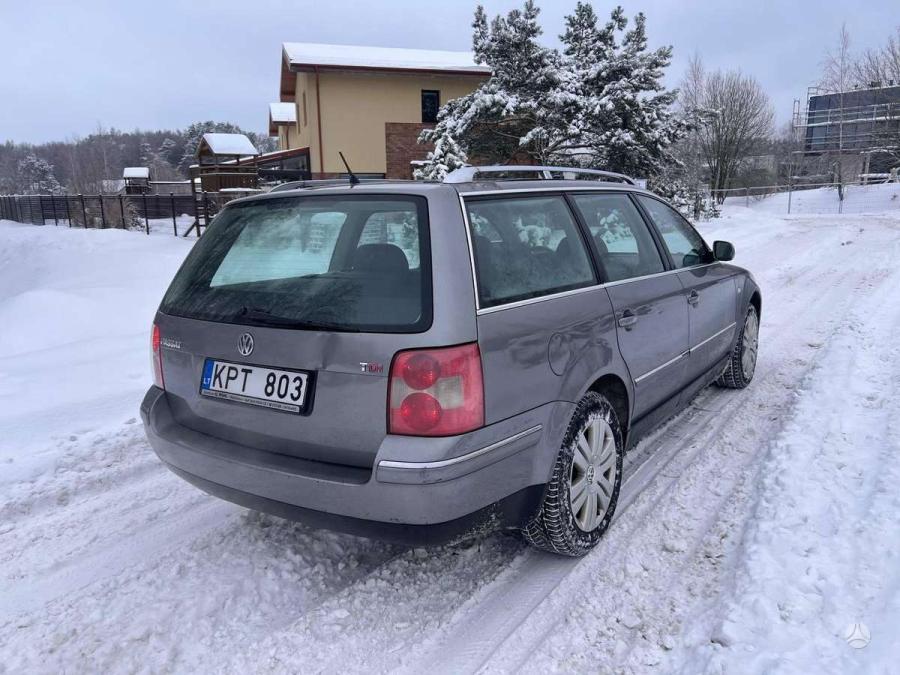 Grey Volkswagen Passat 2004 in Vilnius, with an engine capacity of 1.90 L and mileage of 350 thousand km for 1450 €, photo 3 on AUTOMOTO.COM.LV