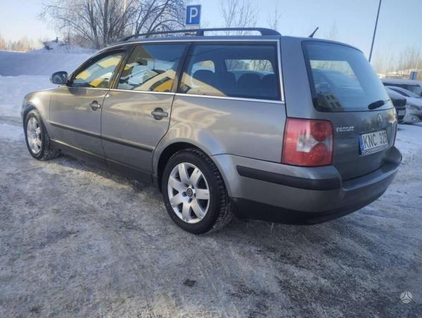 Pelēks Volkswagen Passat 2004 Viļņa, ar dzinēja tilpumu 1.90 L un nobraukumu 390 tūkst. km par 1500 €, foto 1 vietnē AUTOMOTO.COM.LV