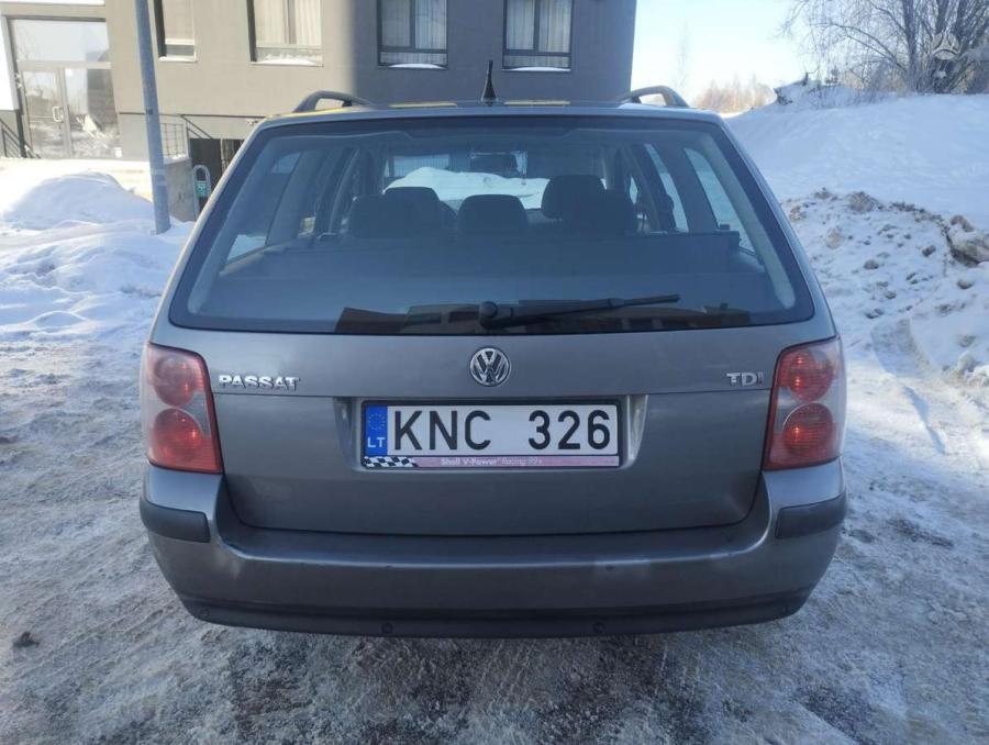 Pelēks Volkswagen Passat 2004 Viļņa, ar dzinēja tilpumu 1.90 L un nobraukumu 390 tūkst. km par 1500 €, foto 4 vietnē AUTOMOTO.COM.LV