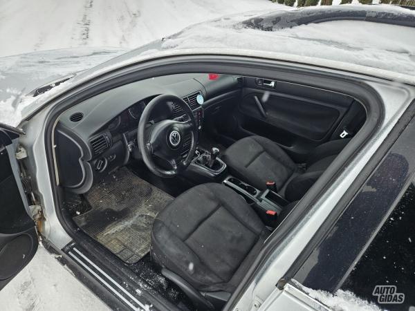 Pelēks Volkswagen Passat 2004 Vilkaviškis, ar dzinēja tilpumu 1.90 L un nobraukumu 430 tūkst. km par 1350 €, foto 5 vietnē AUTOMOTO.COM.LV