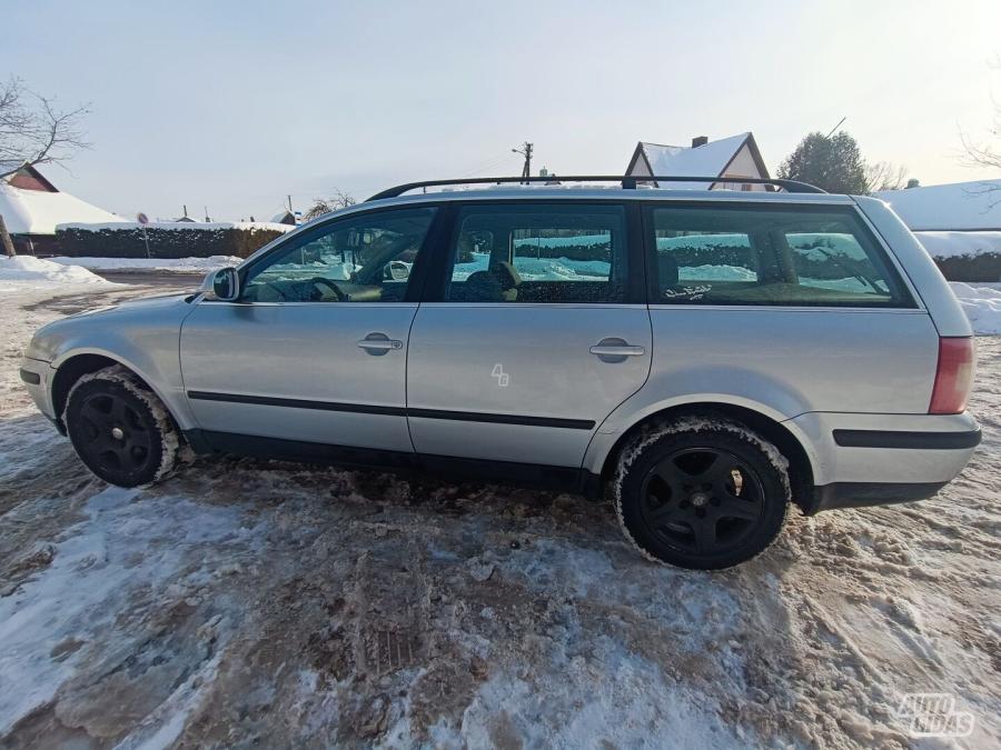 Pelēks Volkswagen Passat 2004 Viļņa, ar dzinēja tilpumu 1.90 L un nobraukumu 320 tūkst. km par 1450 €, foto 4 vietnē AUTOMOTO.COM.LV