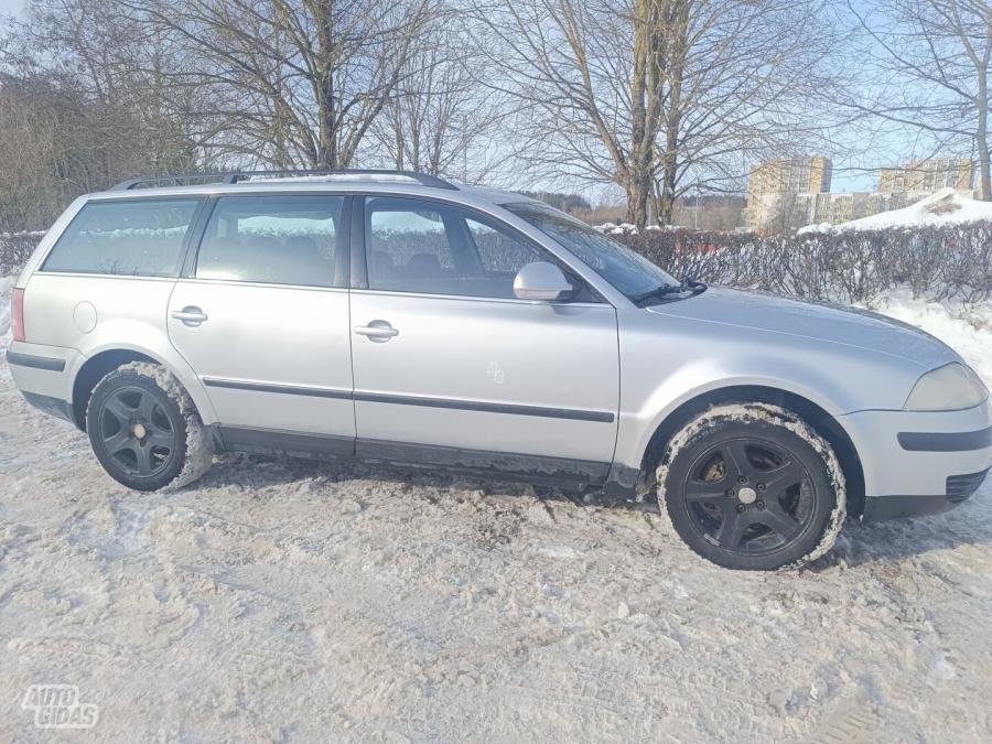 Pelēks Volkswagen Passat 2004 Viļņa, ar dzinēja tilpumu 1.90 L un nobraukumu 320 tūkst. km par 1450 €, foto 5 vietnē AUTOMOTO.COM.LV
