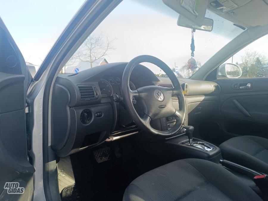 Pelēks Volkswagen Passat 2004 Viļņa, ar dzinēja tilpumu 1.90 L un nobraukumu 320 tūkst. km par 1450 €, foto 11 vietnē AUTOMOTO.COM.LV