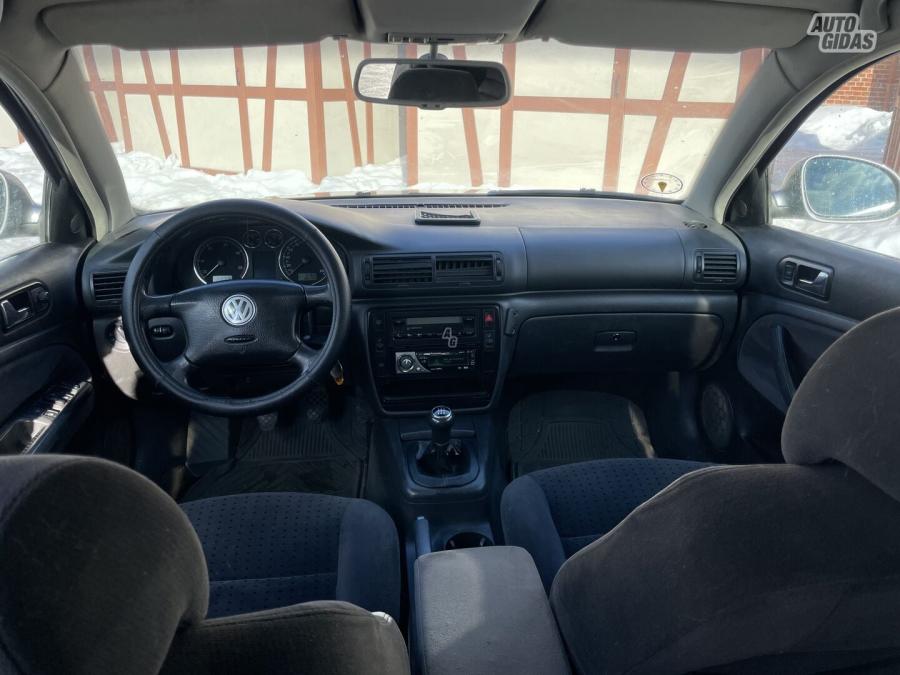 Pelēks Volkswagen Passat 2004 Šilutė, ar dzinēja tilpumu 1.90 L un nobraukumu 386 tūkst. km par 1150 €, foto 9 vietnē AUTOMOTO.COM.LV