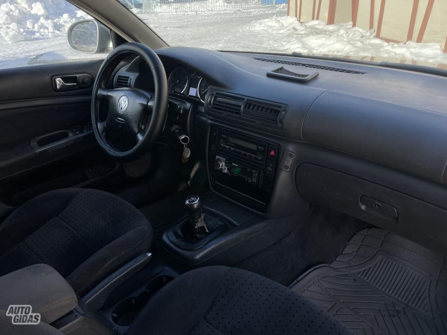 Pelēks Volkswagen Passat 2004 Šilutė, ar dzinēja tilpumu 1.90 L un nobraukumu 386 tūkst. km par 1150 €, foto 13 vietnē AUTOMOTO.COM.LV