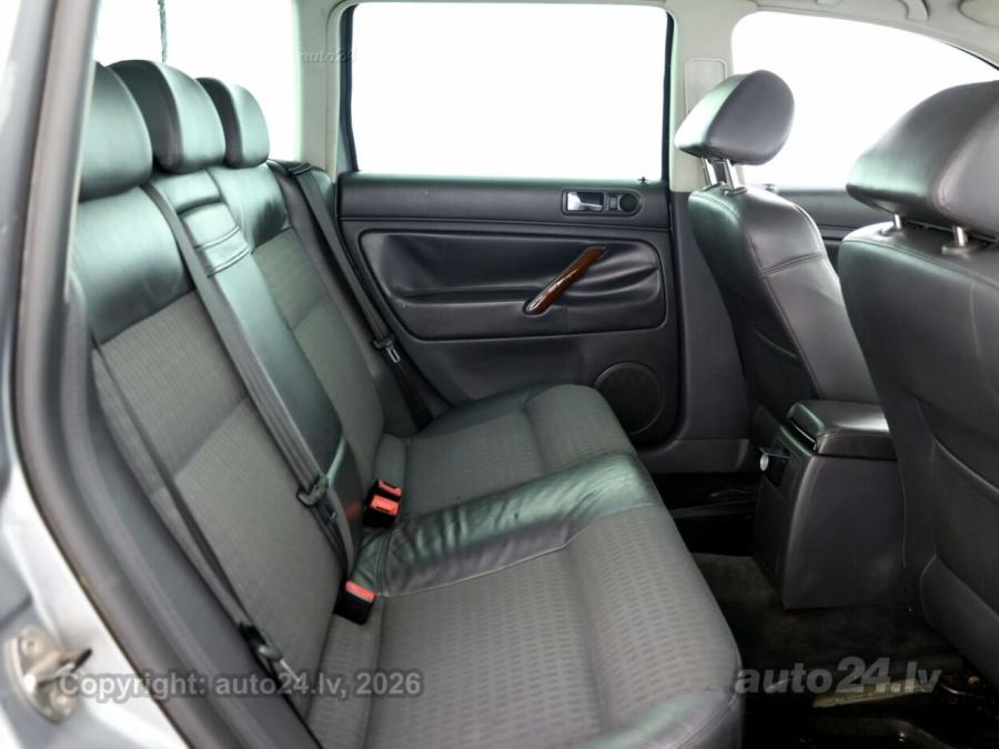 Grey Volkswagen Passat 2004 in Tallinn, with an engine capacity of 2.00 L and mileage of 335 thousand km for 1599 €, photo 7 on AUTOMOTO.COM.LV