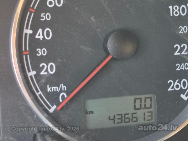 Pelēks Volkswagen Passat 2004 Tallina, ar dzinēja tilpumu 1.90 L un nobraukumu 440 tūkst. km par 2700 €, foto 7 vietnē AUTOMOTO.COM.LV