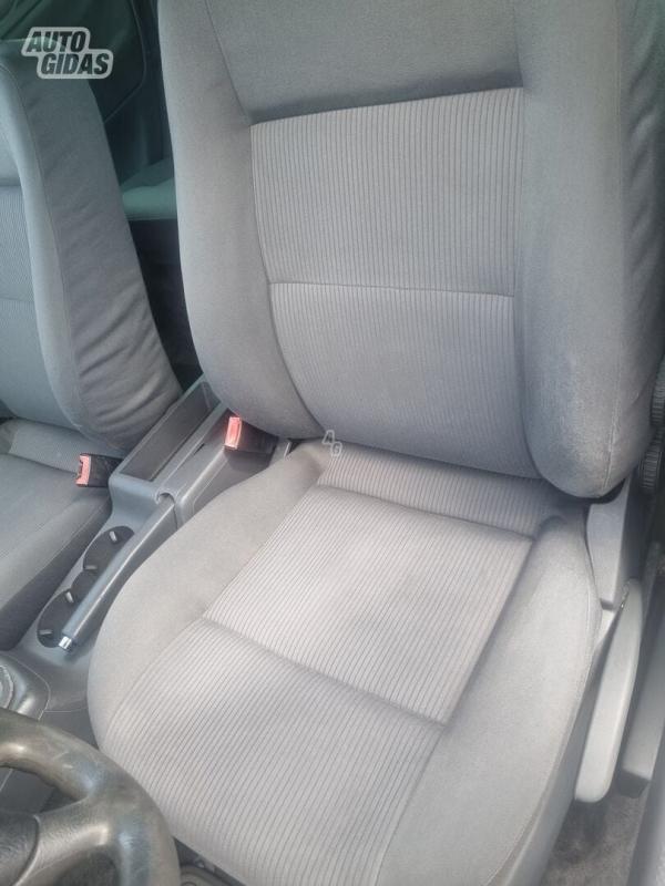Grey Volkswagen Passat 2004 in Marijampole, with an engine capacity of 1.90 L and mileage of 302 thousand km for 1650 €, photo 5 on AUTOMOTO.COM.LV