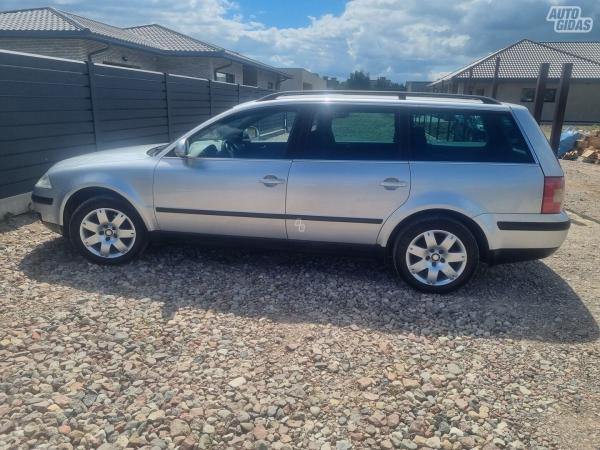 Grey Volkswagen Passat 2004 in Marijampole, with an engine capacity of 1.90 L and mileage of 302 thousand km for 1650 €, photo 10 on AUTOMOTO.COM.LV