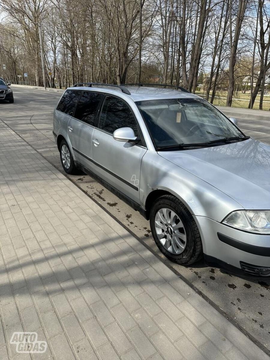 Grey Volkswagen Passat 2004 in Vilkaviskis, with an engine capacity of 1.90 L and mileage of 358 thousand km for 1550 €, photo 9 on AUTOMOTO.COM.LV