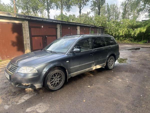Pelēks Volkswagen Passat 2004 Viļņa, ar dzinēja tilpumu 1.90 L un nobraukumu 450 tūkst. km par 1400 €, foto 2 vietnē AUTOMOTO.COM.LV