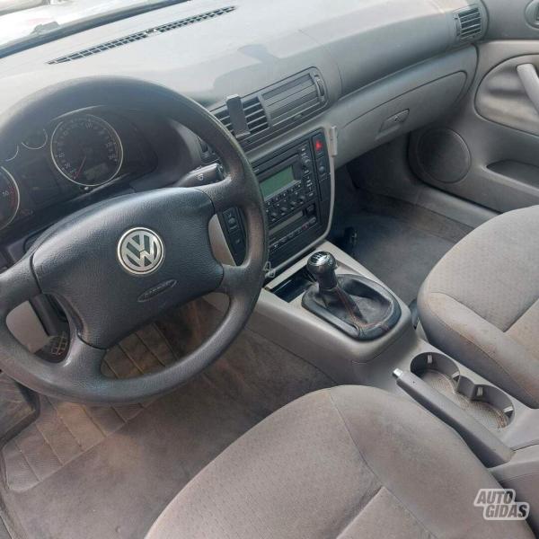 Grey Volkswagen Passat 2004 in Kaunas, with an engine capacity of 1.90 L and mileage of 317 thousand km for 1550 €, photo 5 on AUTOMOTO.COM.LV