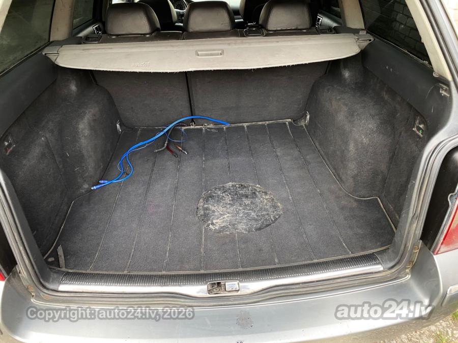 Grey Volkswagen Passat 2004 in Haapsalu, with an engine capacity of 1.90 L and mileage of 416 thousand km for 1899 €, photo 15 on AUTOMOTO.COM.LV