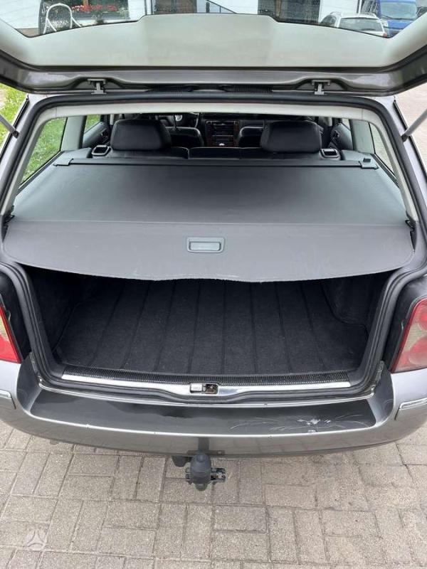 Grey Volkswagen Passat 2004 in Klaipeda, with an engine capacity of 1.98 L and mileage of 320 thousand km for 1700 €, photo 7 on AUTOMOTO.COM.LV