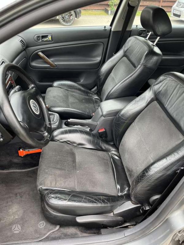 Grey Volkswagen Passat 2004 in Klaipeda, with an engine capacity of 1.98 L and mileage of 320 thousand km for 1700 €, photo 8 on AUTOMOTO.COM.LV