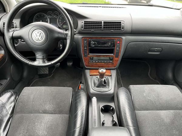 Grey Volkswagen Passat 2004 in Klaipeda, with an engine capacity of 1.98 L and mileage of 320 thousand km for 1700 €, photo 9 on AUTOMOTO.COM.LV