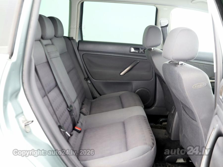 Pelēks Volkswagen Passat 2004 Tallina, ar dzinēja tilpumu 1.80 L un nobraukumu 346 tūkst. km par 999 €, foto 8 vietnē AUTOMOTO.COM.LV