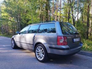 Pelēks Volkswagen Passat 2004 Viļņa, ar dzinēja tilpumu 1.90 L un nobraukumu 310 tūkst. km par 999 €, foto 4 vietnē AUTOMOTO.COM.LV