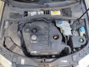 Pelēks Volkswagen Passat 2004 Viļņa, ar dzinēja tilpumu 1.90 L un nobraukumu 310 tūkst. km par 999 €, foto 13 vietnē AUTOMOTO.COM.LV