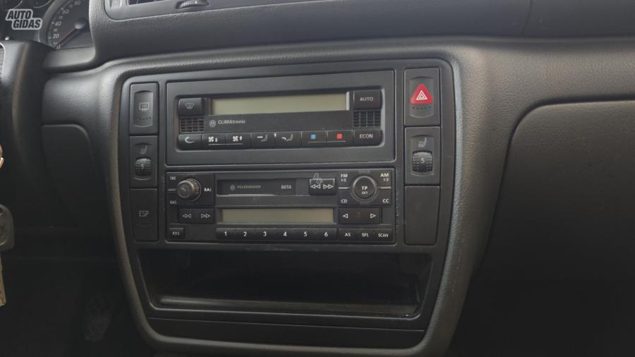 Pelēks Volkswagen Passat 2004 Alīta, ar dzinēja tilpumu 1.90 L un nobraukumu 358 tūkst. km par 1350 €, foto 12 vietnē AUTOMOTO.COM.LV