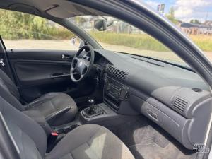 Pelēks Volkswagen Passat 2004 Utena, ar dzinēja tilpumu 1.90 L un nobraukumu 294 tūkst. km par 950 €, foto 8 vietnē AUTOMOTO.COM.LV