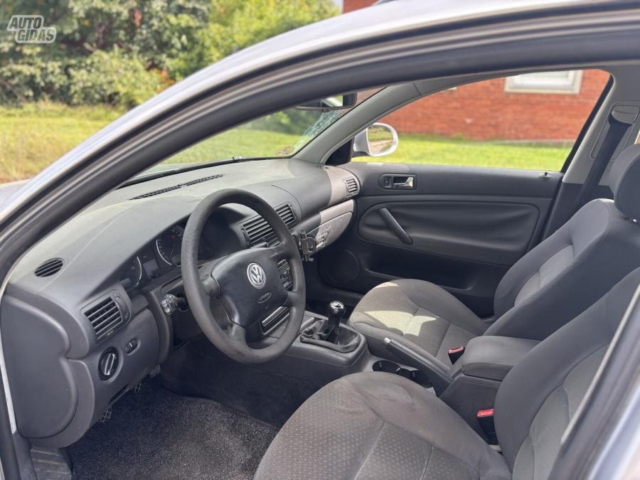 Pelēks Volkswagen Passat 2004 Utena, ar dzinēja tilpumu 1.90 L un nobraukumu 294 tūkst. km par 950 €, foto 9 vietnē AUTOMOTO.COM.LV