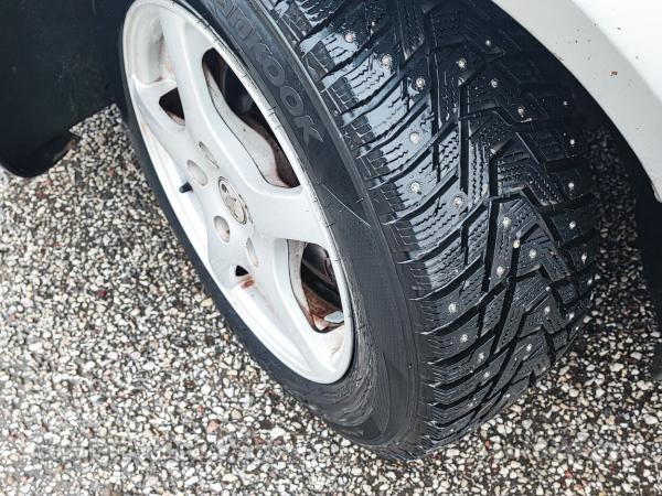 Pelēks Volkswagen Passat 2005 Tartu, ar dzinēja tilpumu 1.90 L un nobraukumu 311 tūkst. km par 1499 €, foto 11 vietnē AUTOMOTO.COM.LV