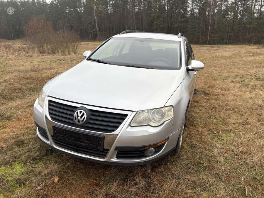 Grey Volkswagen Passat 2005 in Varena, with an engine capacity of 2.00 L and mileage of 329 thousand km for 2000 €, photo 1 on AUTOMOTO.COM.LV