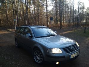 Grey Volkswagen Passat 2005 in Naujoji Akmene, with an engine capacity of 1.90 L and mileage of 356 thousand km for 1550 €, photo 4 on AUTOMOTO.COM.LV