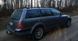 Grey Volkswagen Passat 2005 in Naujoji Akmene, with an engine capacity of 1.90 L and mileage of 356 thousand km for 1550 €, photo 5 on AUTOMOTO.COM.LV