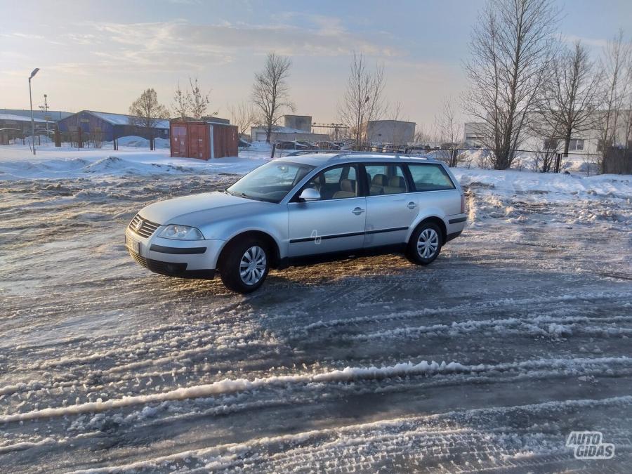 Pelēks Volkswagen Passat 2005 Viļņa, ar dzinēja tilpumu 1.90 L un nobraukumu 256 tūkst. km par 1250 €, foto 1 vietnē AUTOMOTO.COM.LV