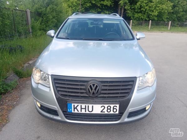 Pelēks Volkswagen Passat 2005 Šauļi, ar dzinēja tilpumu 2.00 L un nobraukumu 320 tūkst. km par 990 €, foto 1 vietnē AUTOMOTO.COM.LV