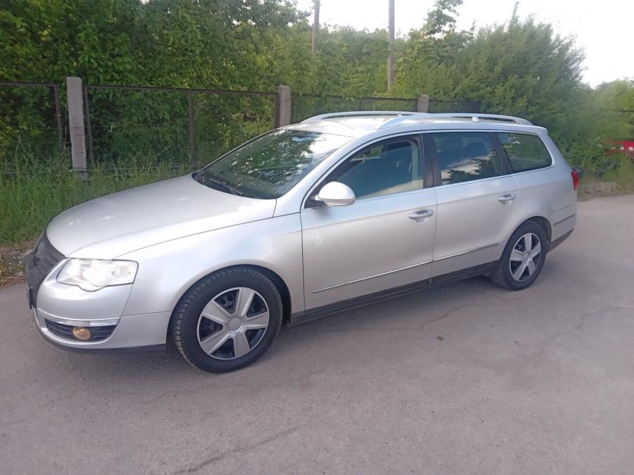 Pelēks Volkswagen Passat 2005 Šauļi, ar dzinēja tilpumu 2.00 L un nobraukumu 320 tūkst. km par 990 €, foto 5 vietnē AUTOMOTO.COM.LV
