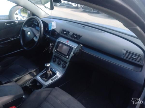 Pelēks Volkswagen Passat 2005 Šauļi, ar dzinēja tilpumu 2.00 L un nobraukumu 320 tūkst. km par 990 €, foto 10 vietnē AUTOMOTO.COM.LV