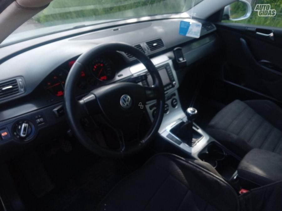 Pelēks Volkswagen Passat 2005 Šauļi, ar dzinēja tilpumu 2.00 L un nobraukumu 320 tūkst. km par 990 €, foto 12 vietnē AUTOMOTO.COM.LV