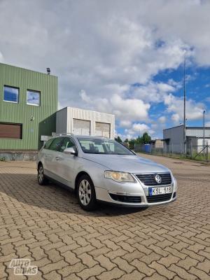 Pelēks Volkswagen Passat 2005 Klaipėda, ar dzinēja tilpumu 2.00 L un nobraukumu 330 tūkst. km par 1200 €, foto  vietnē AUTOMOTO.COM.LV