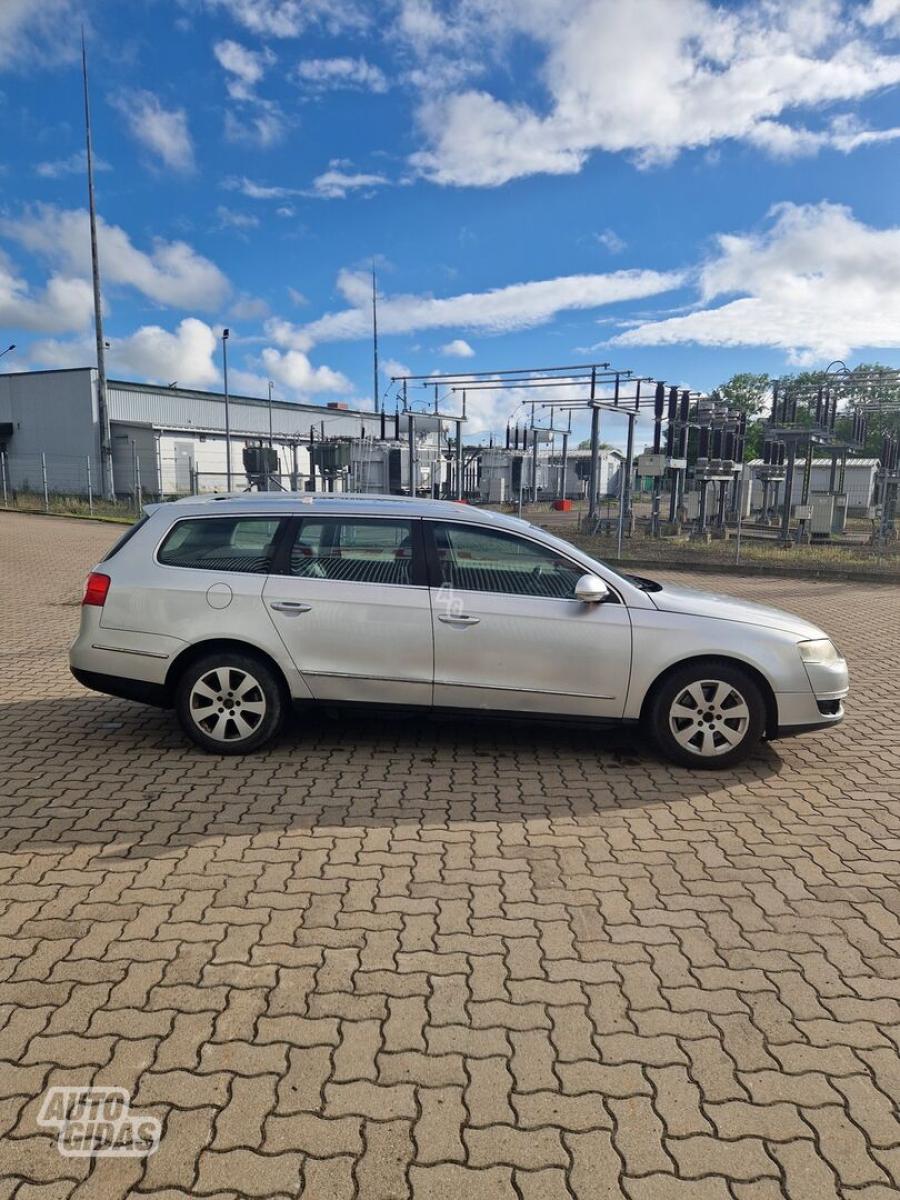 Pelēks Volkswagen Passat 2005 Klaipėda, ar dzinēja tilpumu 2.00 L un nobraukumu 330 tūkst. km par 1200 €, foto 4 vietnē AUTOMOTO.COM.LV