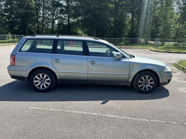 Pelēks Volkswagen Passat 2005 Raseiniai, ar dzinēja tilpumu 1.90 L un nobraukumu 411 tūkst. km par 1500 €, foto 4 vietnē AUTOMOTO.COM.LV