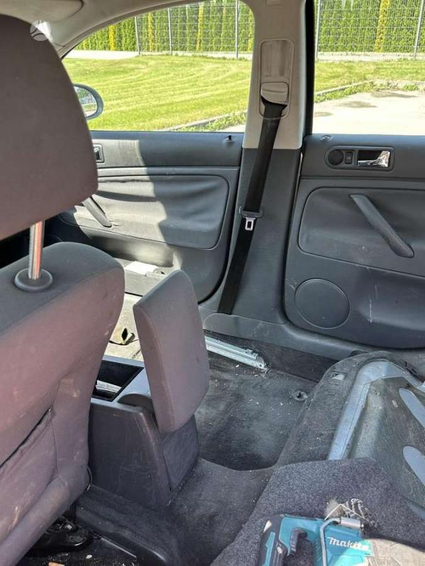 Pelēks Volkswagen Passat 2005 Raseiniai, ar dzinēja tilpumu 1.90 L un nobraukumu 411 tūkst. km par 1500 €, foto 9 vietnē AUTOMOTO.COM.LV