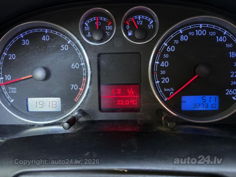 Grey Volkswagen Passat 2005 in Tartu, with an engine capacity of 2.00 L and mileage of 327 thousand km for 1850 €, photo 9 on AUTOMOTO.COM.LV