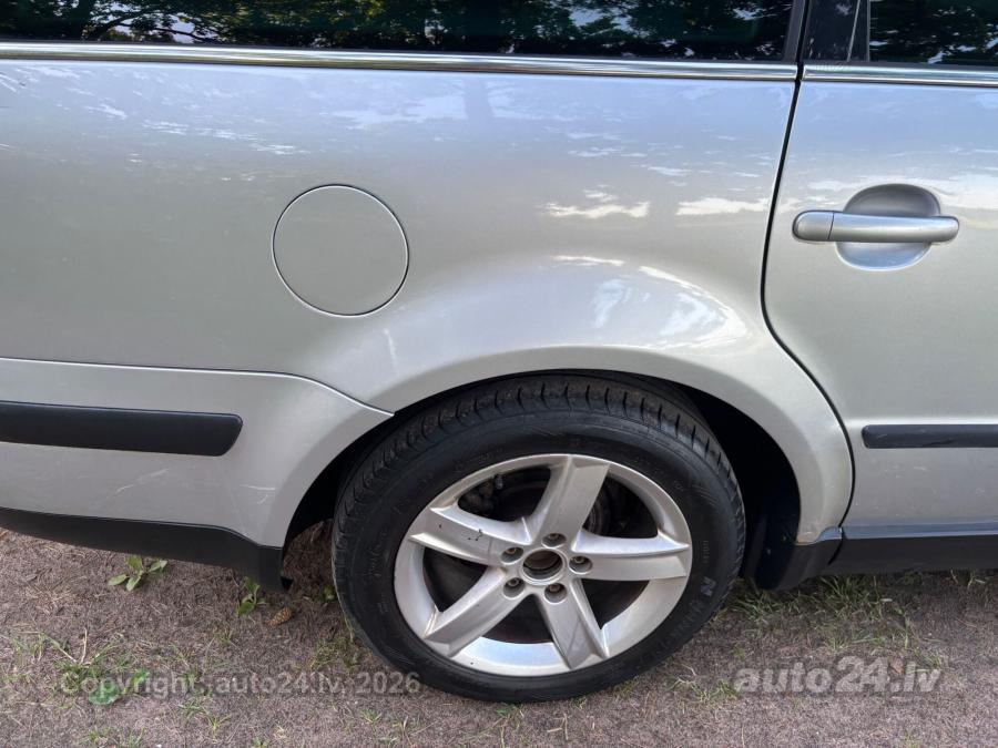 Grey Volkswagen Passat 2005 in Tartu, with an engine capacity of 2.00 L and mileage of 327 thousand km for 1850 €, photo 15 on AUTOMOTO.COM.LV