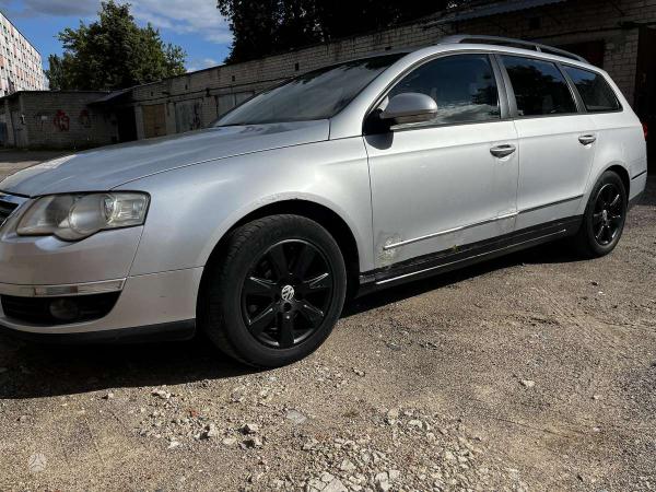 Grey Volkswagen Passat 2005 in Jonava, with an engine capacity of 1.97 L and mileage of 291 thousand km for 950 €, photo 1 on AUTOMOTO.COM.LV