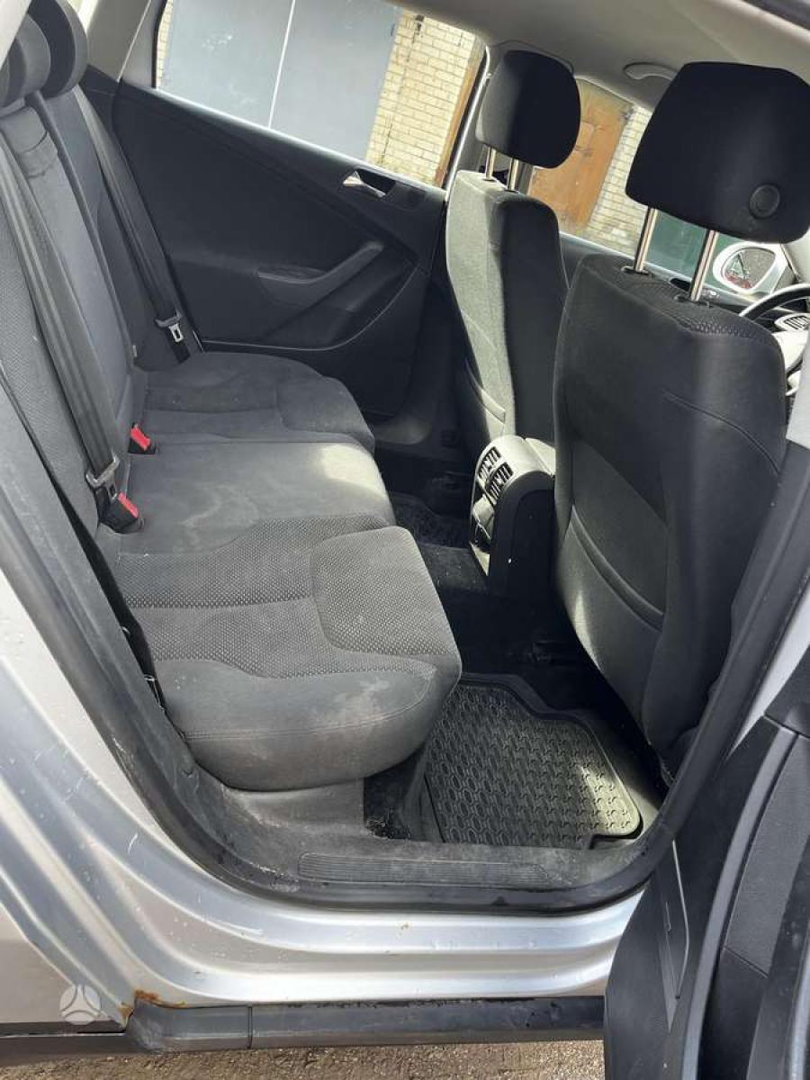 Pelēks Volkswagen Passat 2005 Jonava, ar dzinēja tilpumu 1.97 L un nobraukumu 291 tūkst. km par 950 €, foto 10 vietnē AUTOMOTO.COM.LV